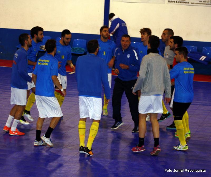 Futsal: Retaxo teve de inventar um guarda-redes | Reconquista