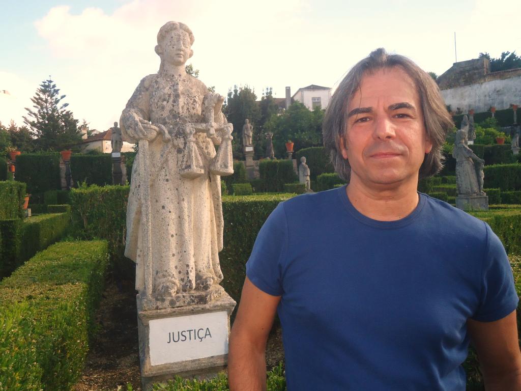 Biblioteca: A justiça do nome de António Salvado | Reconquista
